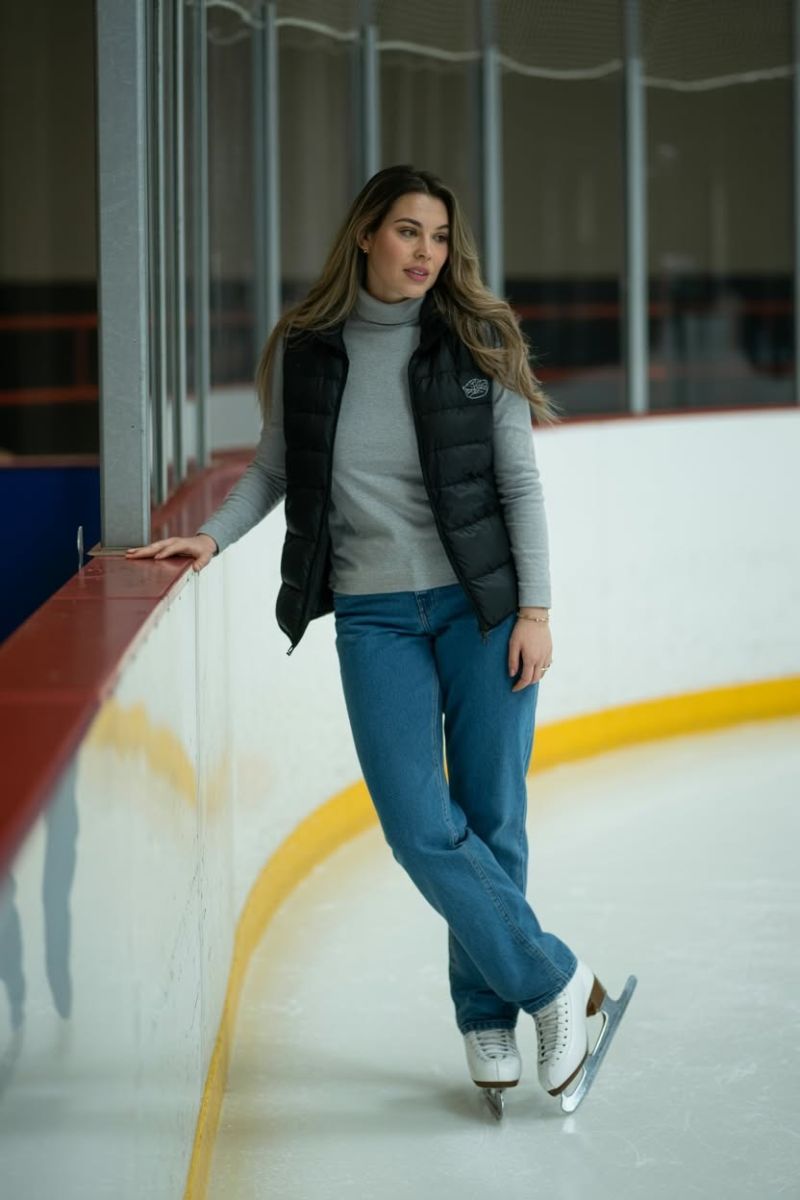 21 Cute Ice Skating Outfit Ideas to Look Gorgeous at the Rink